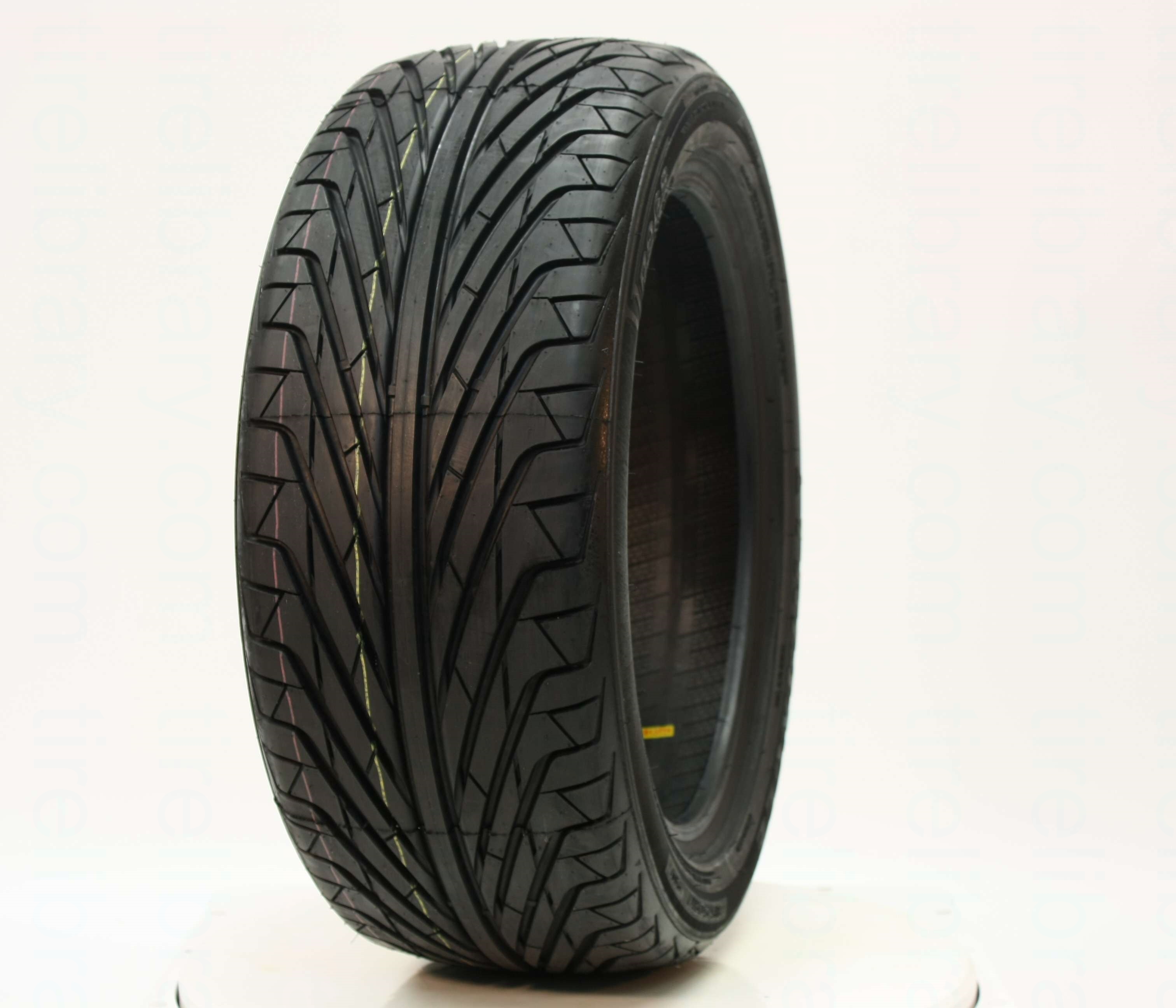 255/35R20 TR968 - TRIANGLE - Tire Library