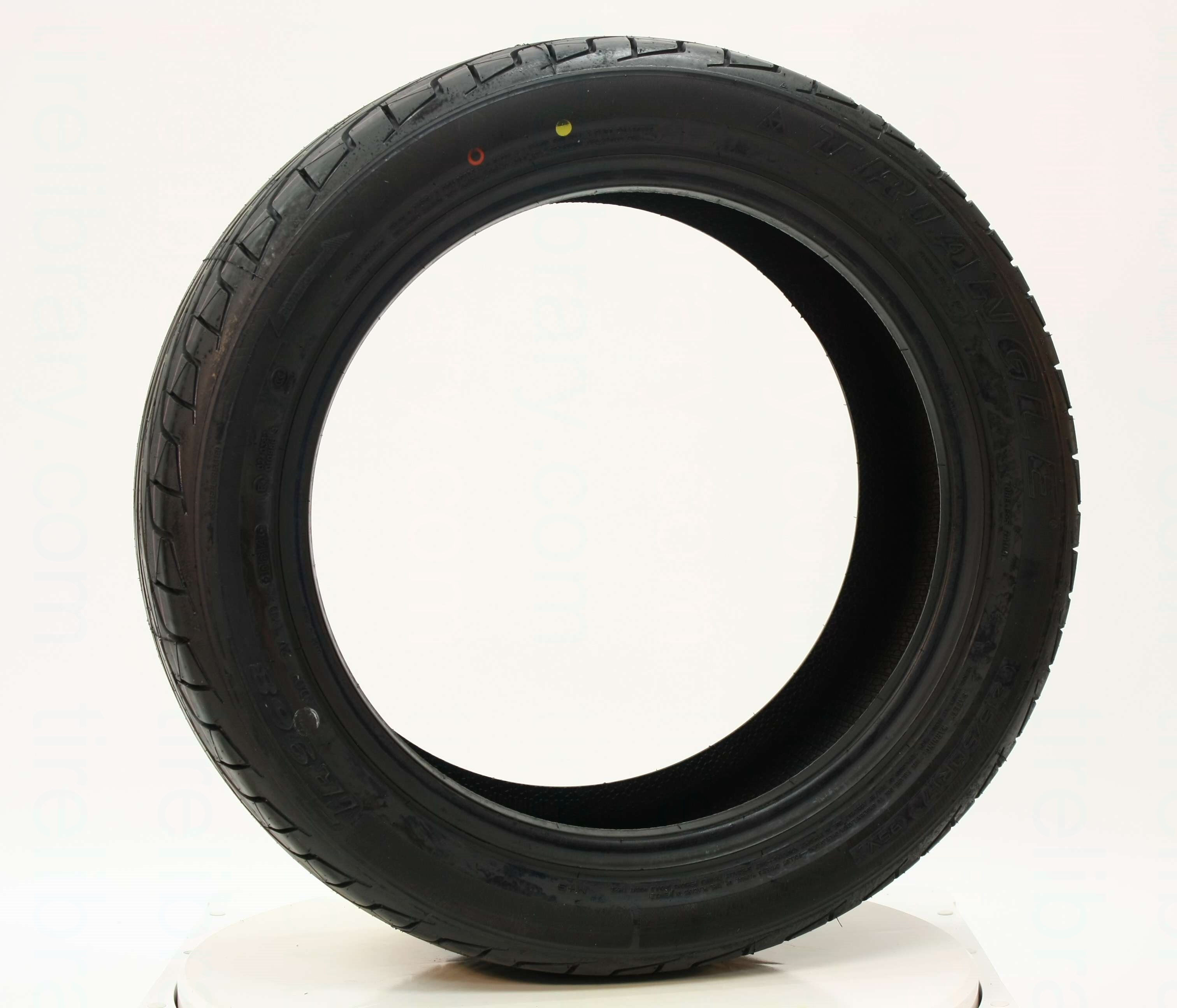 255/35R20 TR968 - TRIANGLE - Tire Library