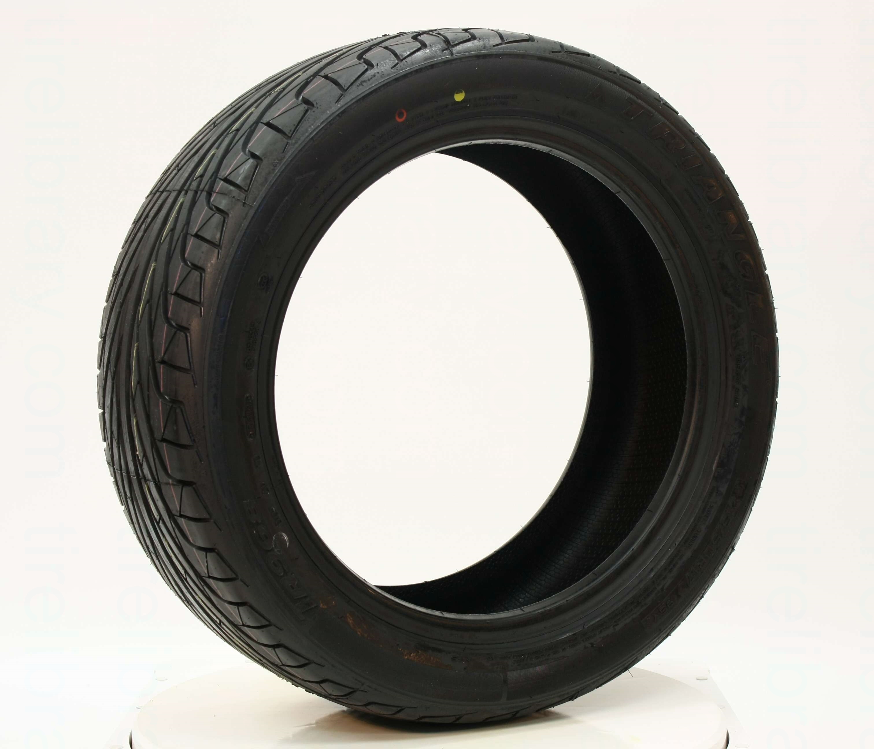 255/35R20 TR968 - TRIANGLE - Tire Library