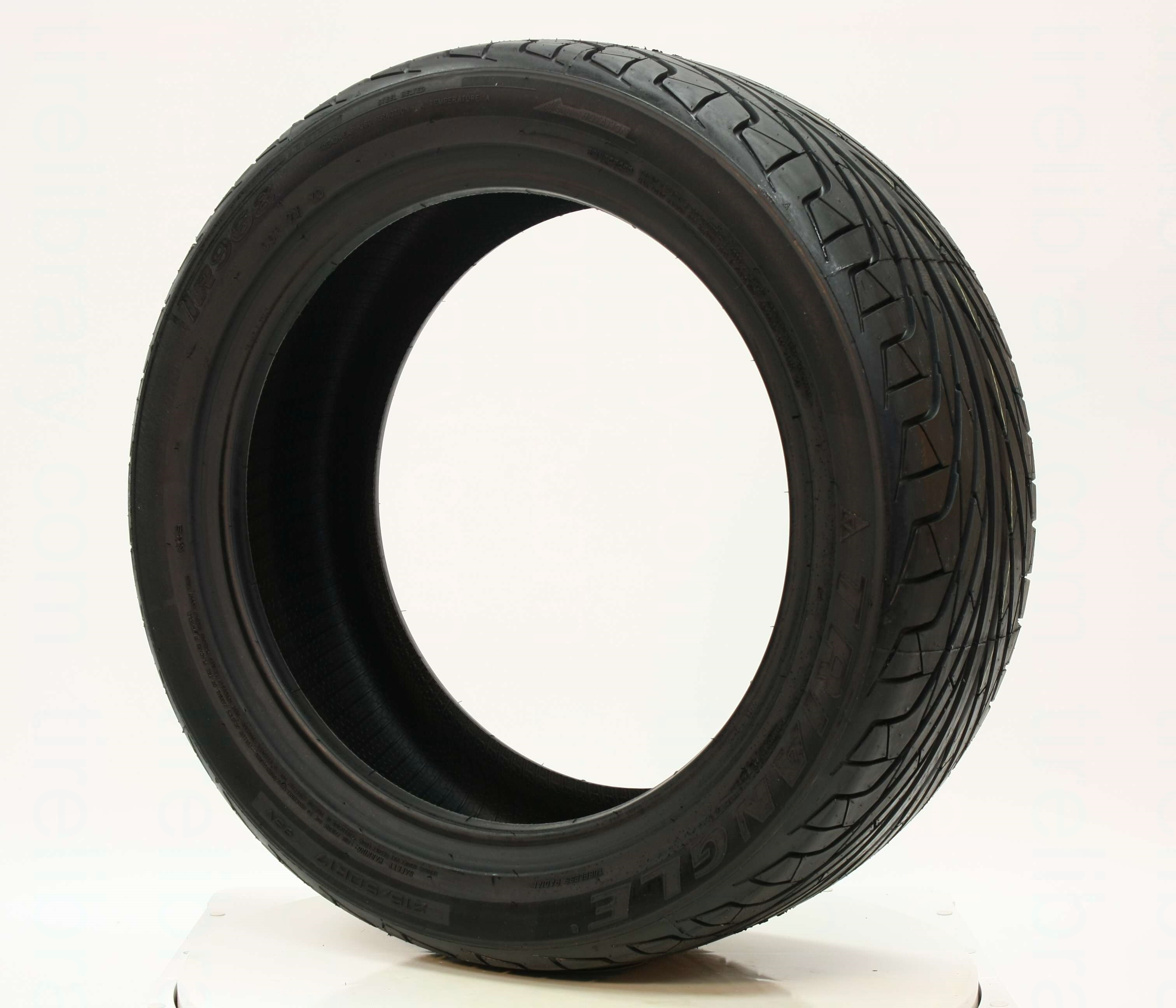 255/35R20 TR968 - TRIANGLE - Tire Library